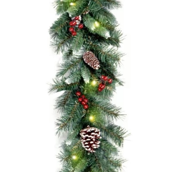 Holiday | Lighted Garland 9feet | Poshmark